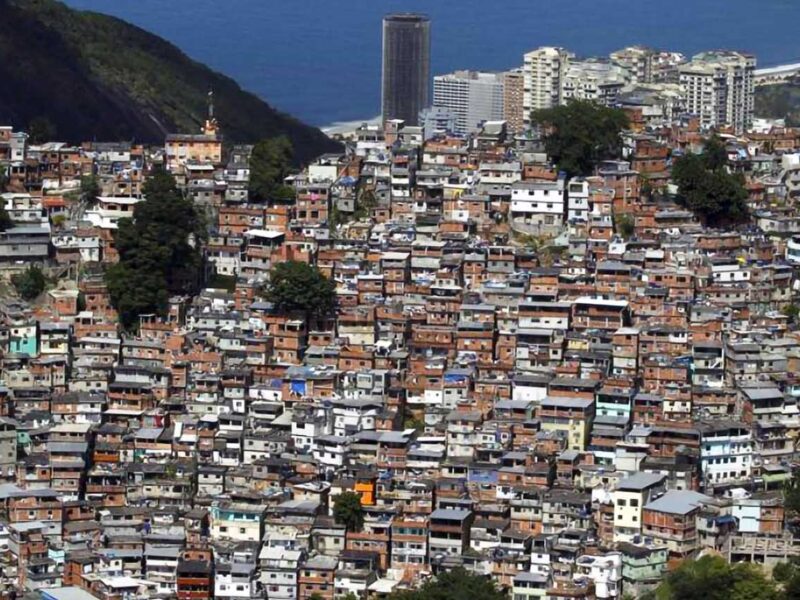 Rua Direita ≡ Músicas que vêm das favelas para as crianças portuguesas